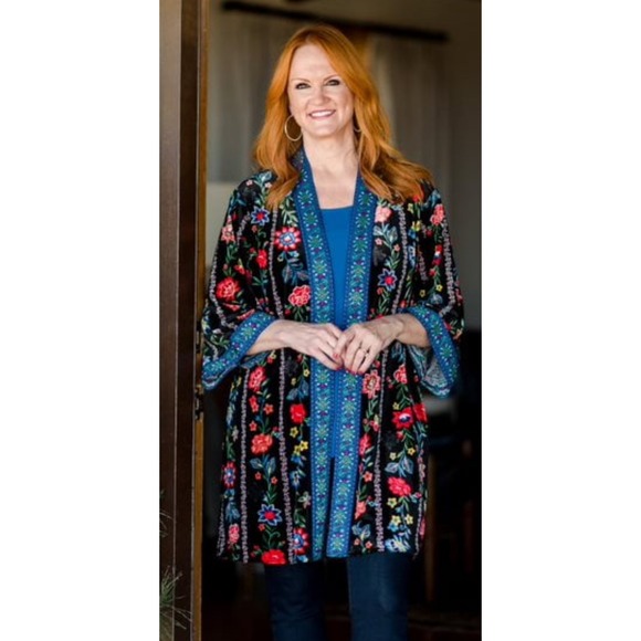 The Pioneer Woman | Jackets & Coats | Nwot Pioneer Woman Velvet Ruana ...